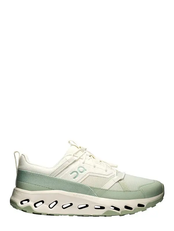 On Cloudhorizon End. Running Sneakers - Ivory/leaf