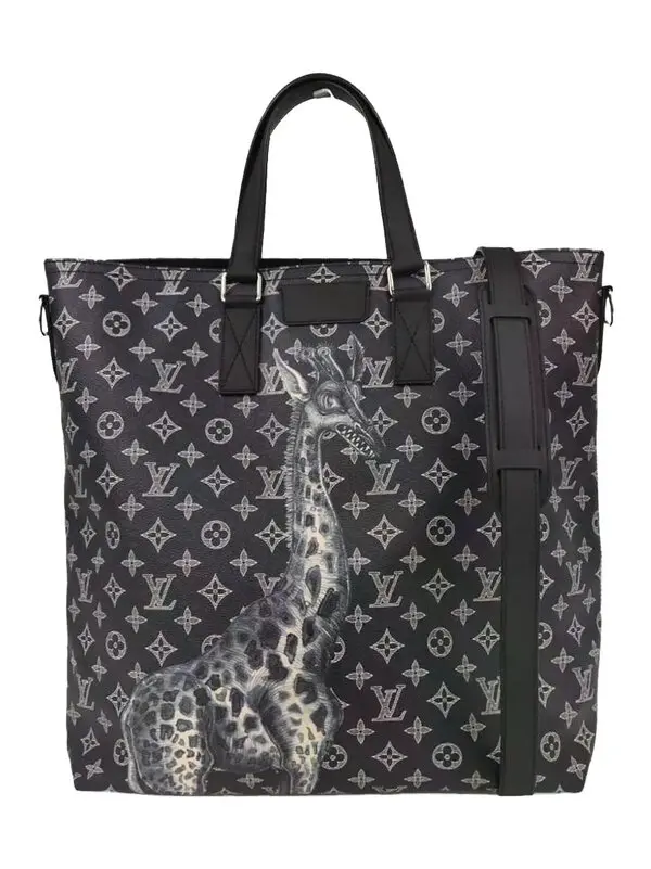 LOUIS VUITTON 2017 Mm Monogram Tote Bag - Black