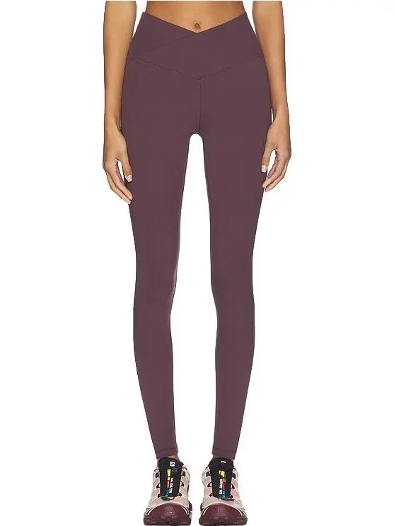 WELLBEING + BEINGWELL Flowwell Callista Crossover Legging In Mauve - Raisin