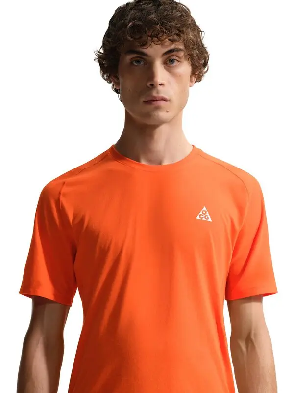 Nike Acg "solar Chase" Dri-fit Adv Trail Running Top - Orange