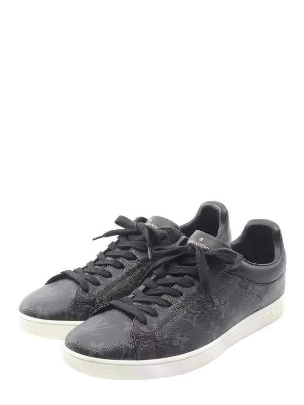 LOUIS VUITTON 2018 Monogram Sneakers - Black