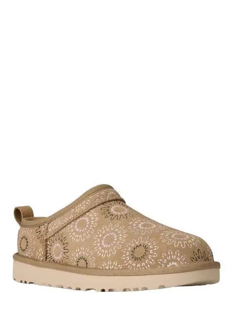 UGG Classic Shearling Lined Slip-on - Mustard Seed