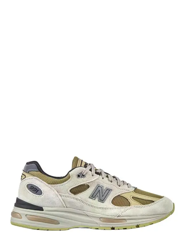 NEW BALANCE 991 V2 Low-top Sneakers - Neutrals