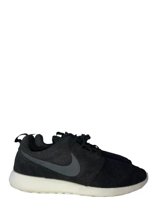 Nike Roshe Lace-up Sneakers - Black