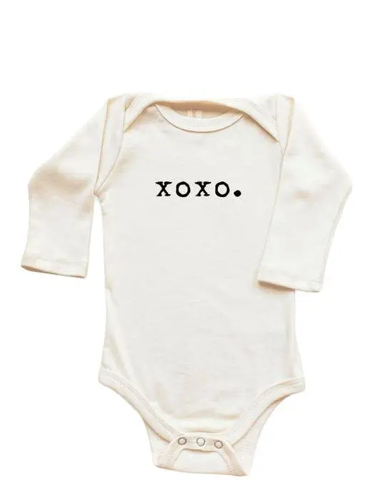 TENTH & PINE Hugs & Kisses Organic Baby Bodysuit - Natural Black Lettering