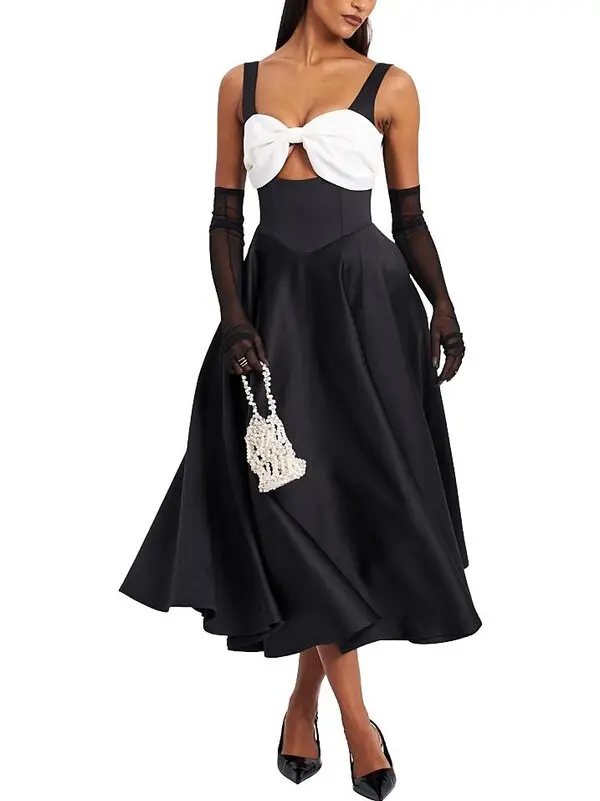 MISS CIRCLE Edda Maxi Gown With Bow - Black