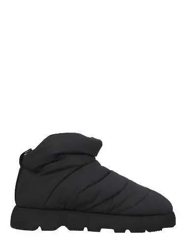 PIUMESTUDIO Padded Ankle Boots - Black