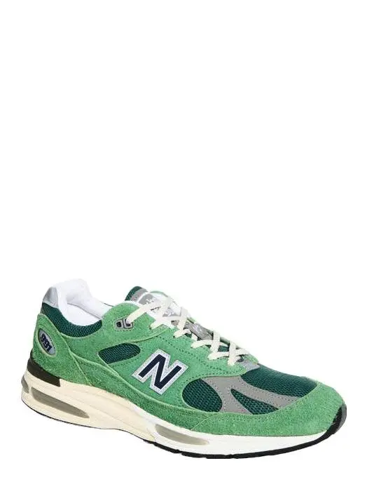 NEW BALANCE Gender Inclusive Made In V2 Sneaker - Mineral Green / Comfrey