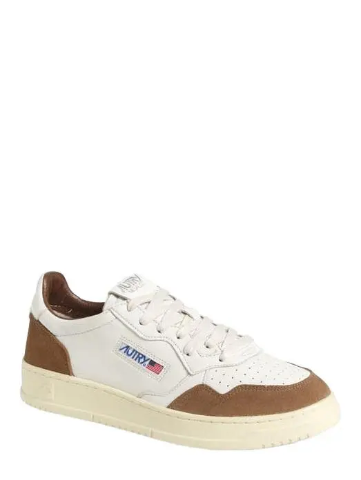 AUTRY Medalist Low Sneakers - Goat/ Suede White/ Cigar