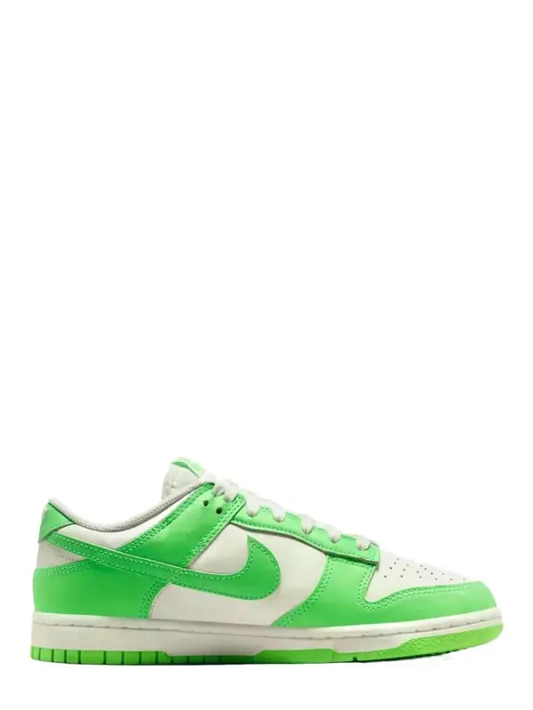 Nike Dunk Low Strike Sneakers - Green