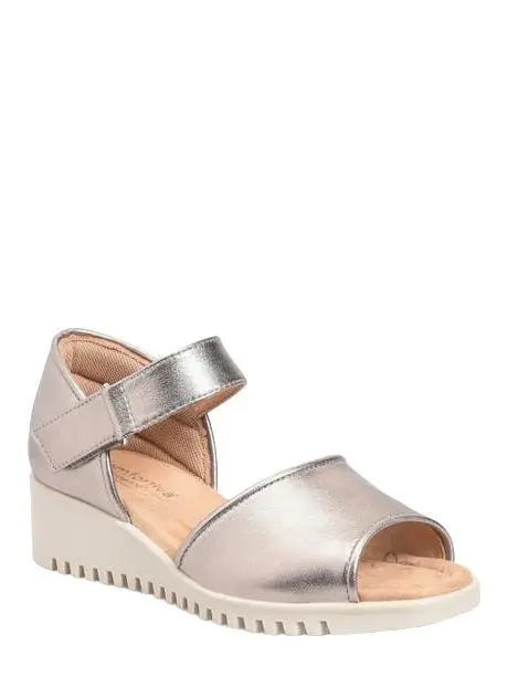 COMFORTIVA Daniella Wedge Sandal - Light Espresso