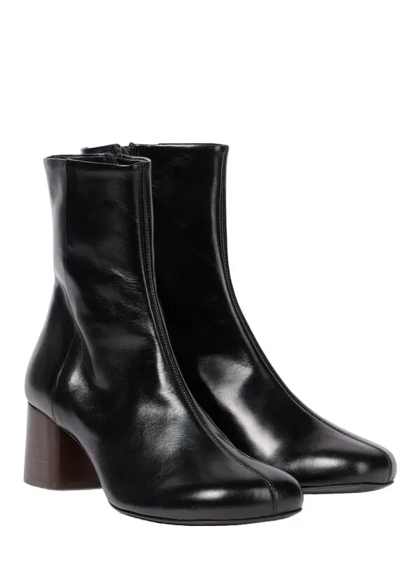 LEMAIRE Anatomic 55 Leather Ankle Boots - Black