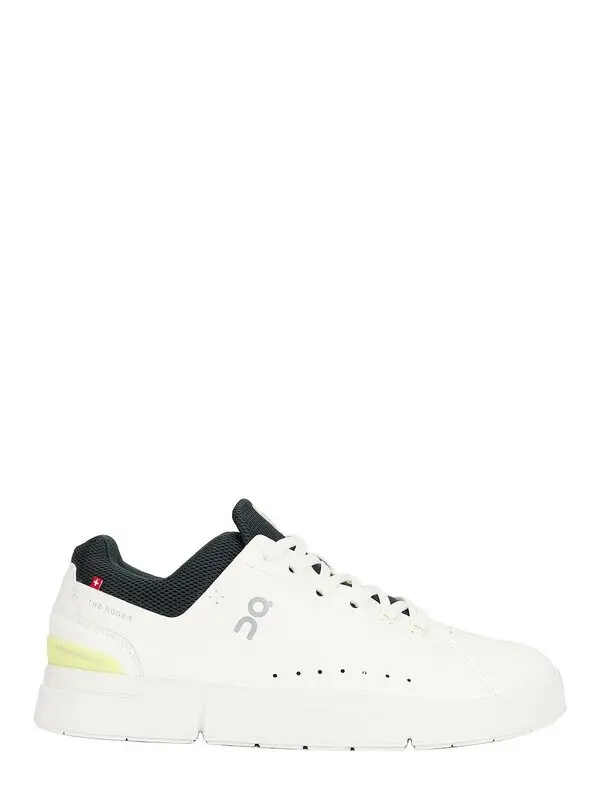 On The Roger Advantage Sneakers - Ivory & Evergreen