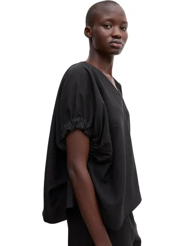 HOUSE OF DAGMAR Ruched V-neck Top - Black