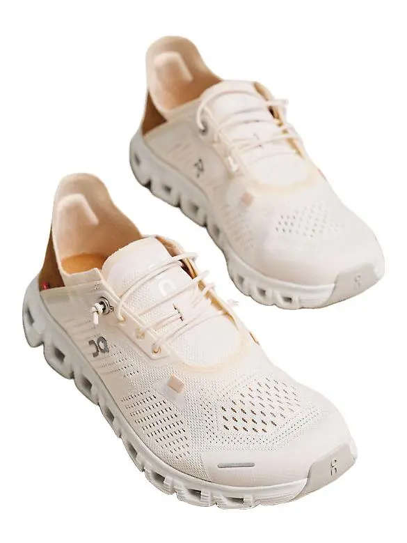 On Cloud Coast Sneakers - Gardenia/sphinx