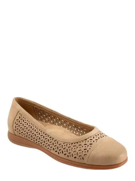 Trotters Delmara Cap Toe Slip-on Shoe - Beige Nubuck Perf