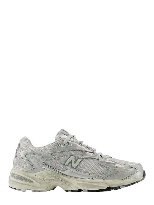 NEW BALANCE 725v1 Sneakers - Silver