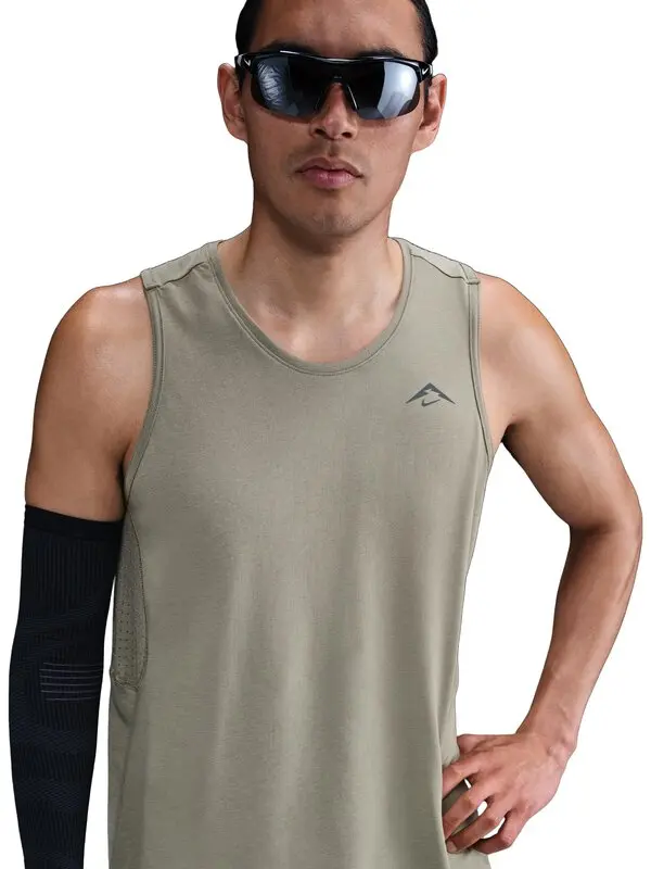 Nike Solar Chase Dri-fit Adv Running Tank Top - Green