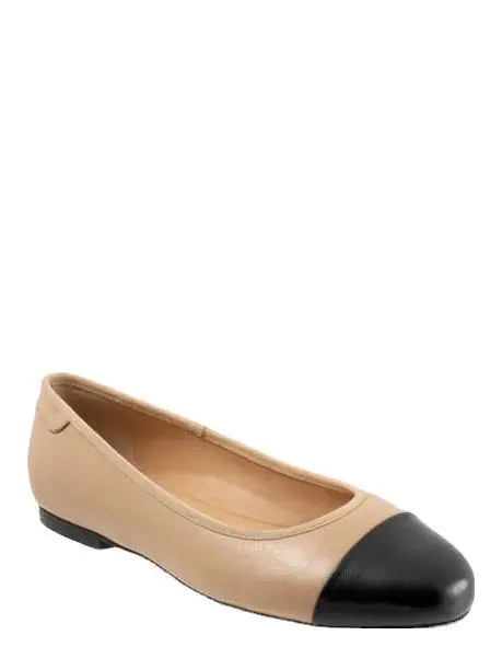 Trotters Clara Cap Toe Flat - Beige/ Black