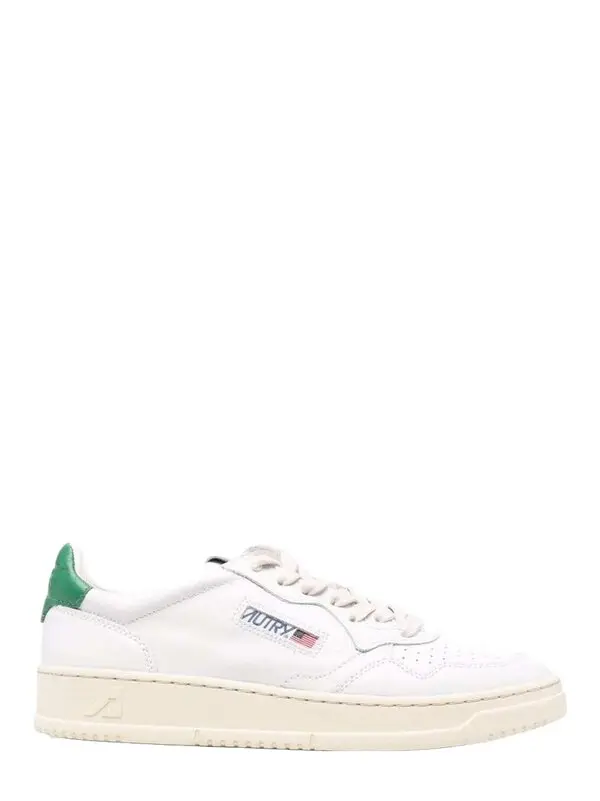 AUTRY Medalist Low Sneakers With Contrasting Heel Tab - White