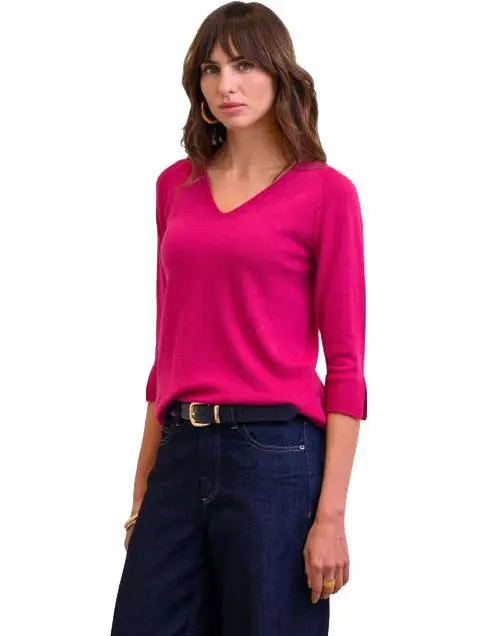 CELTIC & CO. Fine Knit Merino V-neck Sweater - Raspberry