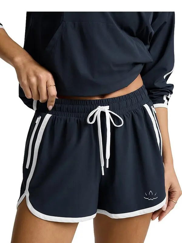 Beyond Yoga Course Shorts - Nocturnal Navy