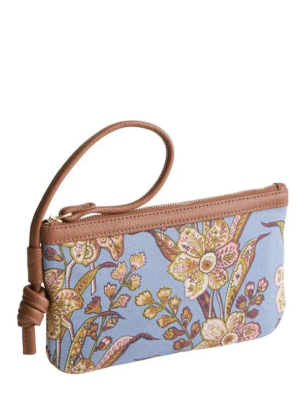 VERA BRADLEY Knotted Wristlet In Begonia Fields - Blue