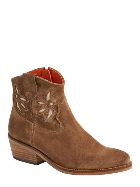 Penelope Chilvers Cassidy Western Boots - Sesame