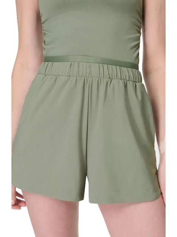 Sweaty Betty Explorer Elevated Shorts - Willow Green