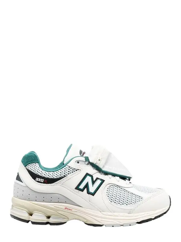 NEW BALANCE 2002 Sneakers - White