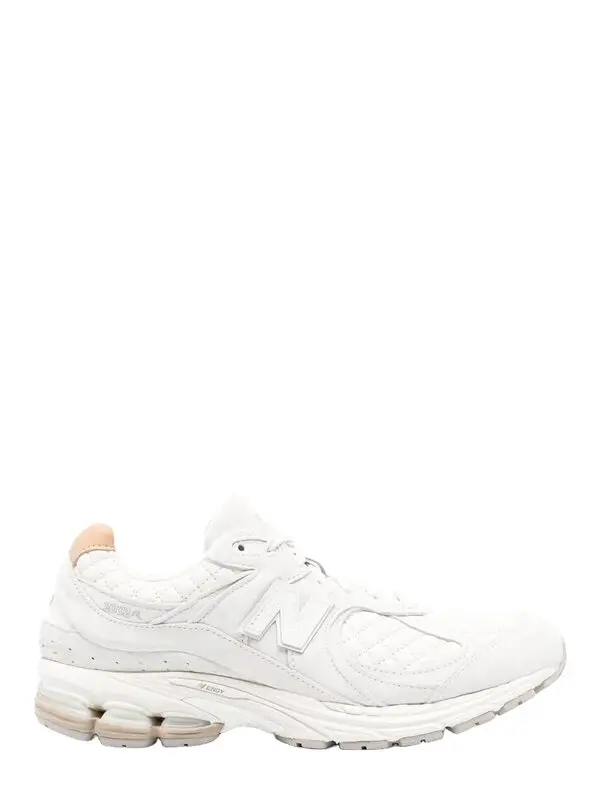 NEW BALANCE 2002 Sneakers - White
