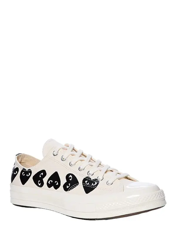 Play Comme Des Garcon Low Top Lace Up Sneakers - White
