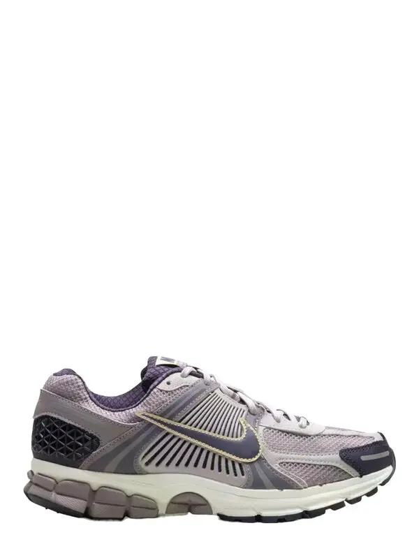 Nike Zoom Vomero 5 Sneakers - Purple