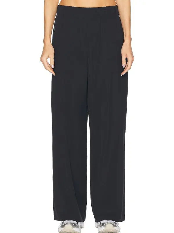 Beyond Yoga Stretch Woven Wide Leg Pant - True Black