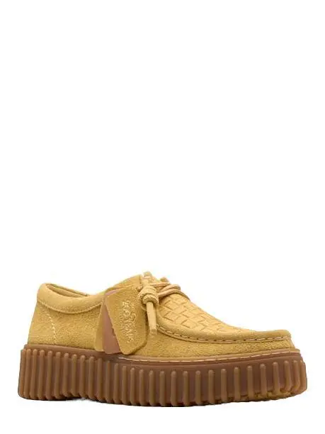Clarks Torhill Bee Chukka Sneakers - Golden Tan Suede