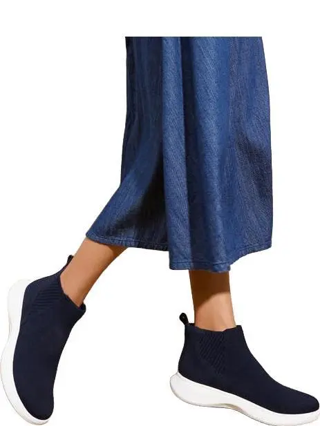 Vivaia Round-toe Slip-on Sneaker Boots - Navy
