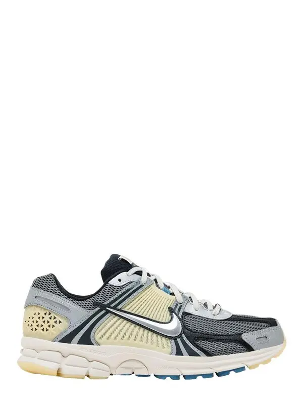 Nike Air Zoom Vomero 'don't Lose Your Way' Sneakers - Grey