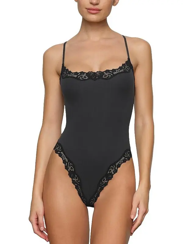 SKIMS Fits Everybody Lace Cami Thong Bodysuit - Onyx