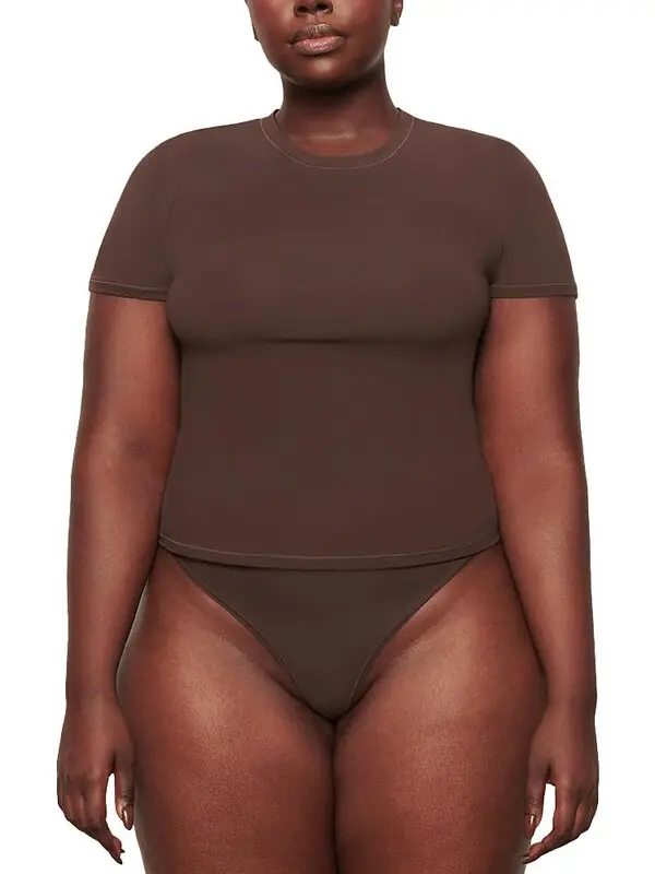 SKIMS Fits Everybody Short Sleeved Tee - Cocoa