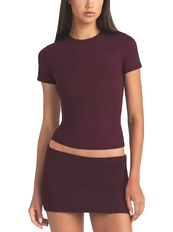 SKIMS Fits Everybody Short Sleeved Tee - Currant