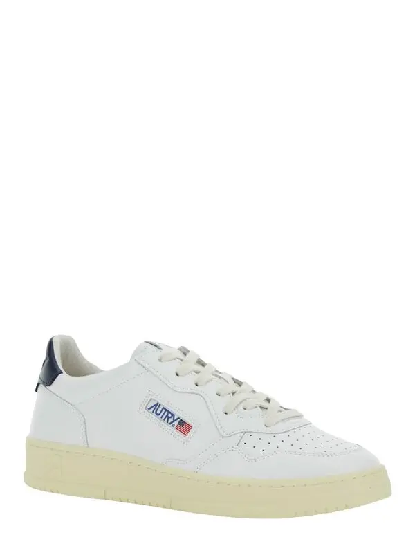 AUTRY Medalist Low Sneakers With Navy Blue Heel Tab - White