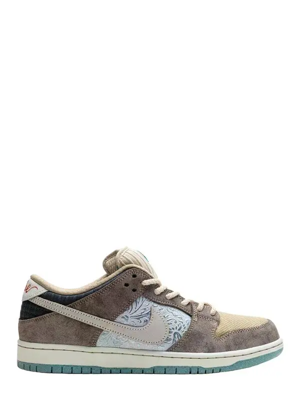 Nike Sb Dunk Low Big Money Savings Sneakers - Brown