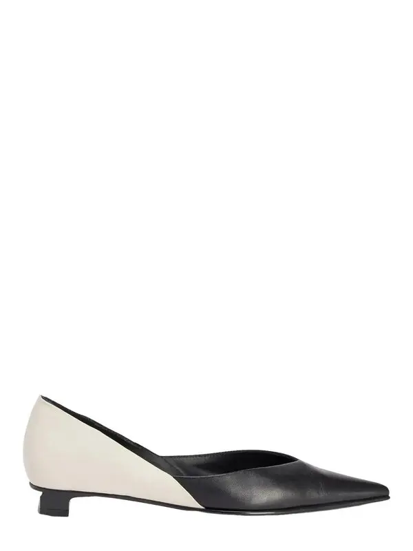 AMI Paris Pointed Leather Flat Pumps - Black