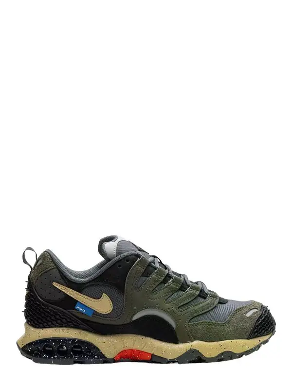 Nike X Undefeated Air Terra Humara Sneakers - Brown