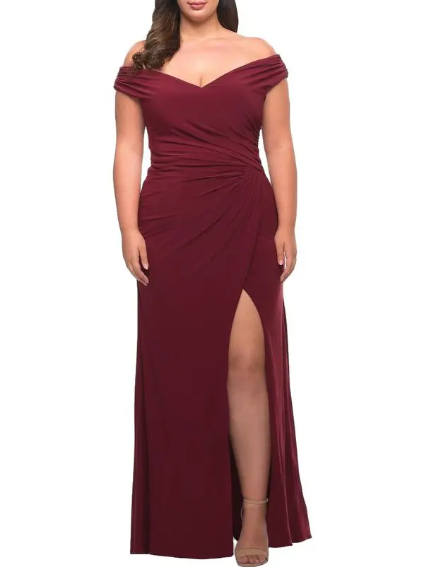 La Femme Matte Jersey Plus Gown With Ruching And Slit - Wine