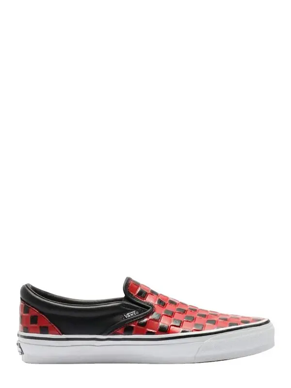 VANS Classic Slip-on 98 Vibram Checkerboardin Sneakers - Red/black