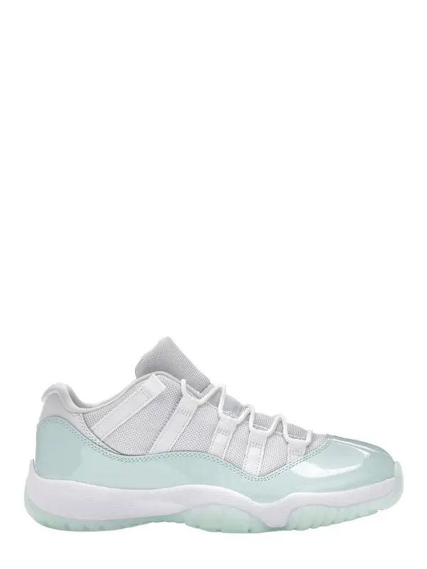 JORDAN 11 Retro Low Sneakers - White/igloo