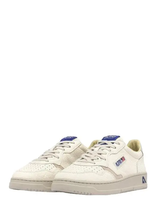 AUTRY Medalist Low Top Sneakers - White/ Suede Hay/ Sand