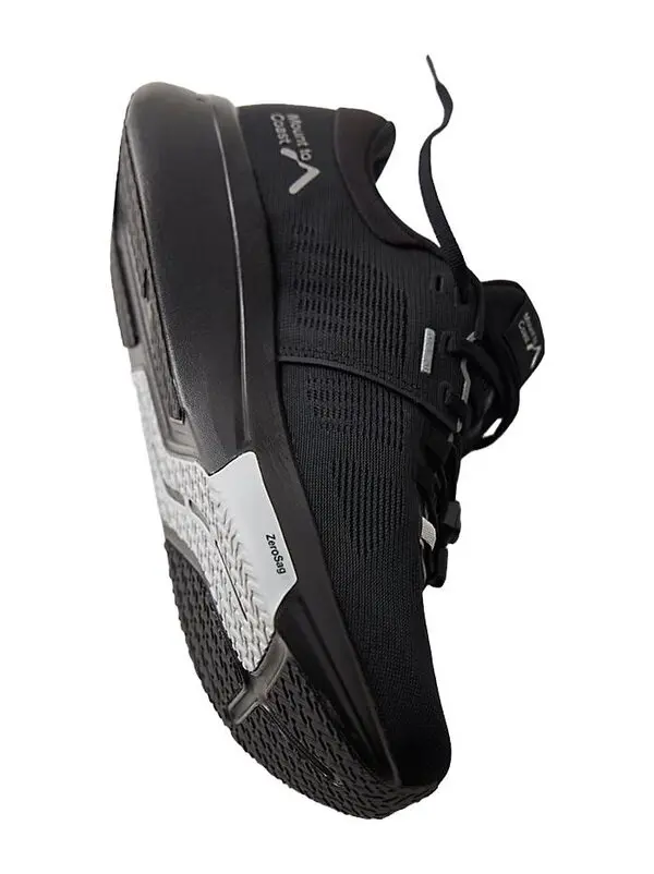 MOUNT TO COAST R1 Sneakers - Black