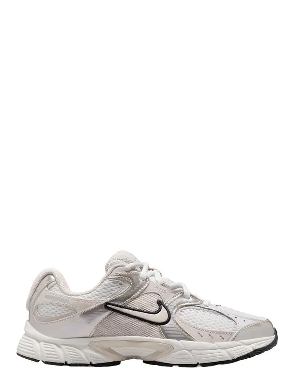Nike V5 Rnr Light Orewood Brown Sneakers - Summit White/sail/black
